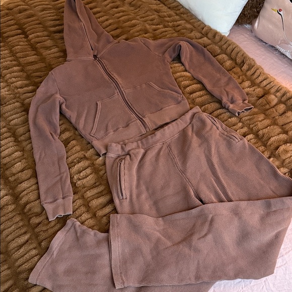 SKIMS | Pants & Jumpsuits | Skims Brown Waffle Set | Poshmark